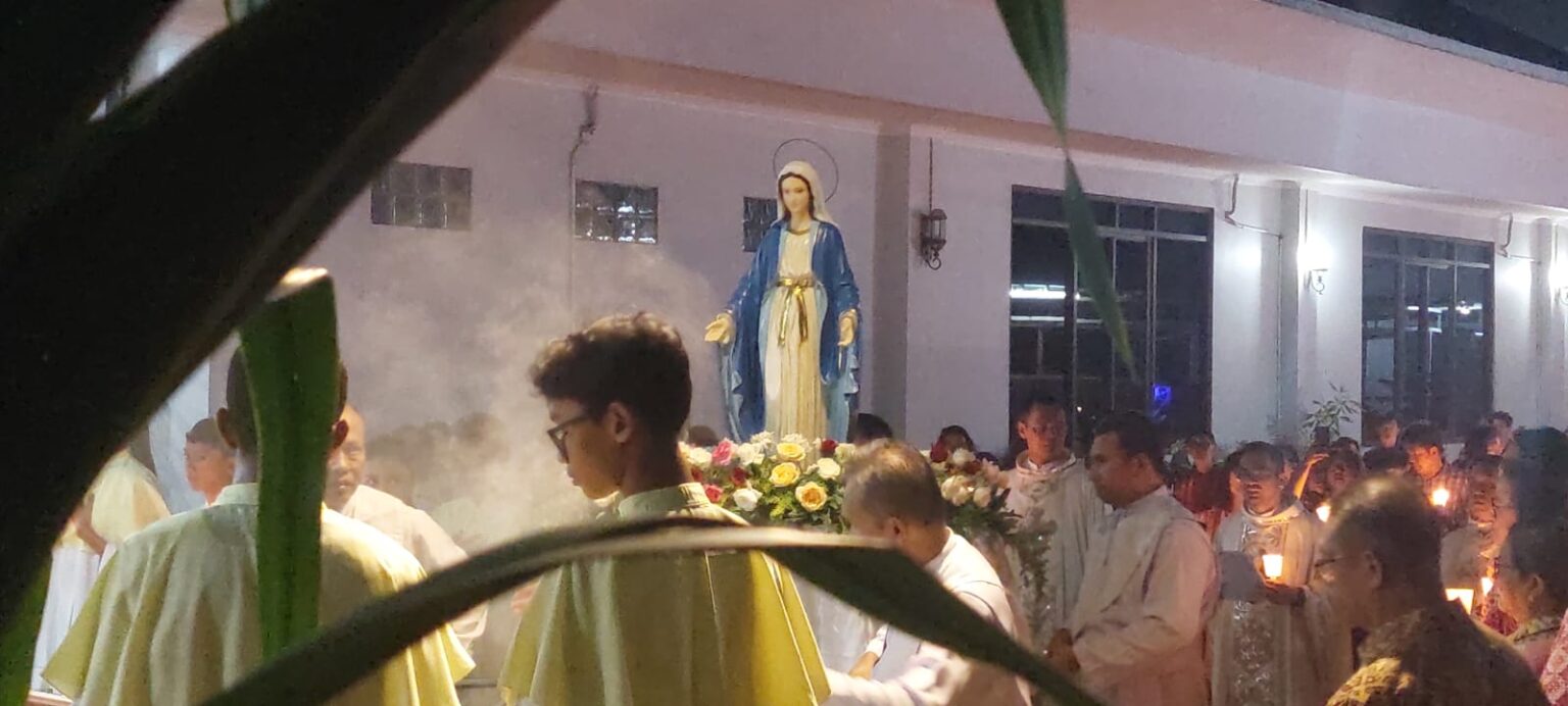 Tiga Pesan Pastor Paroki Santa Clara pada Misa Penutupan Bulan Maria ...